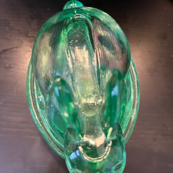 Le Smith | Accents | Vtg 96s Le Smith Green Glass Nesting Rabbit | Poshmark